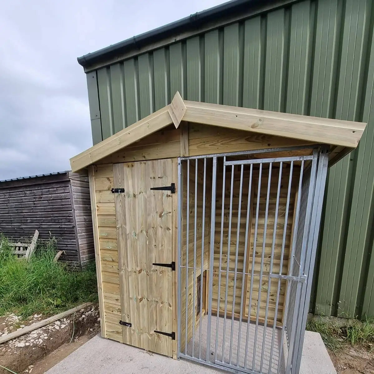 6 X 3 ft Single Dog Kennel | Installation Included – Benchmark Kennels